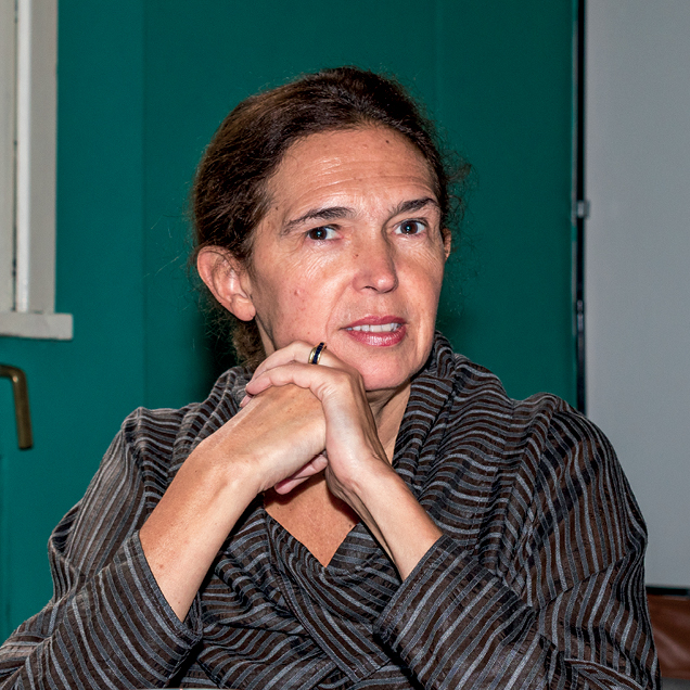 Revista 5/02 - Entrevista a Carolina Mera